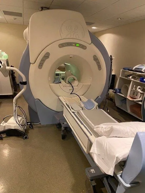 Refurbished GE Signa 1.5T 12x MRI System - 22J22 | ROS