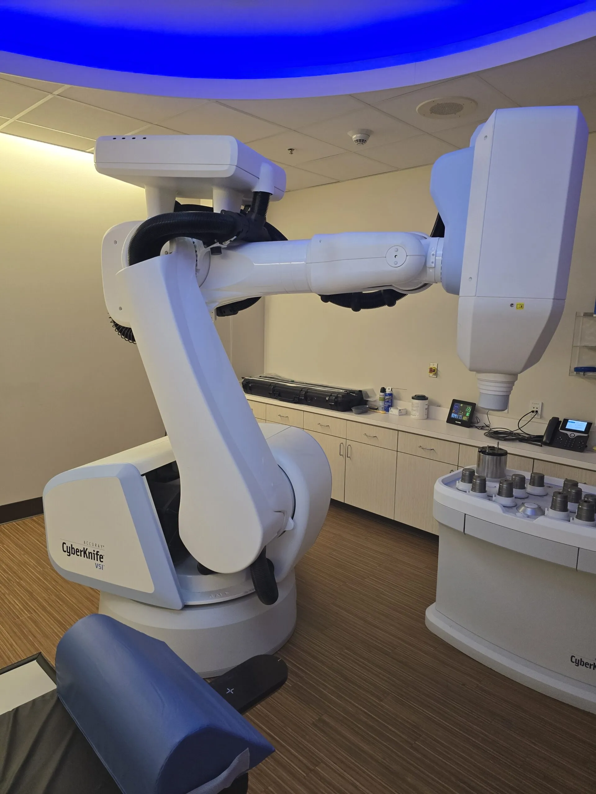 Refurbished Accuray Cyberknife VSI Upgraded Linear Accelerator - 25E31 ...