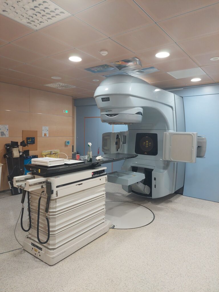 Refurbished Varian Clinac iX Linear Accelerator - 23H01 | ROS
